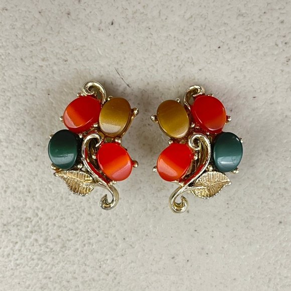 Vintage | Jewelry | Vintage Floral Lucite Earrings 97s Gold Tone Metal ...